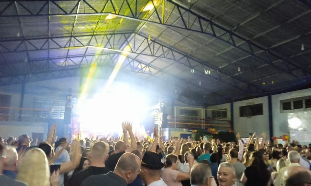 No dia 19 de fevereiro tem mais uma grande festa em Padre Eterno Ilges ...